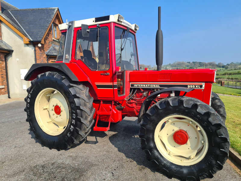 Trade Tractors | Manufacturer | International