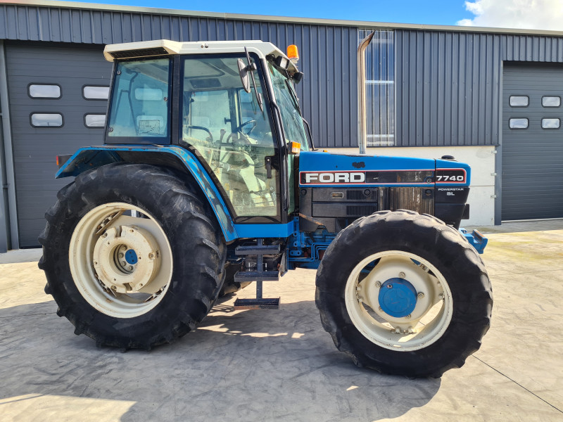 Trade Tractors | Manufacturer | Ford