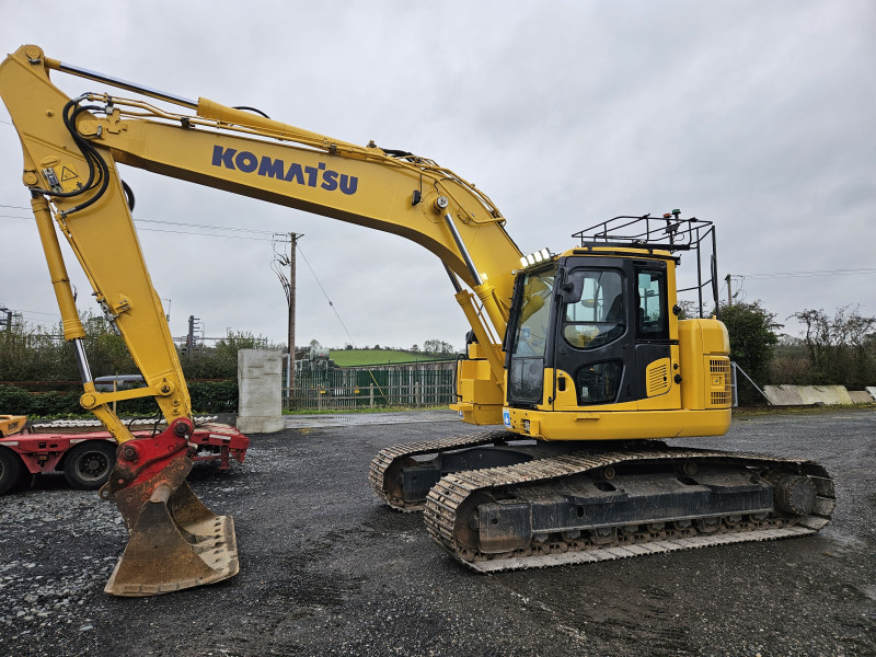 2014 Komatsu 228